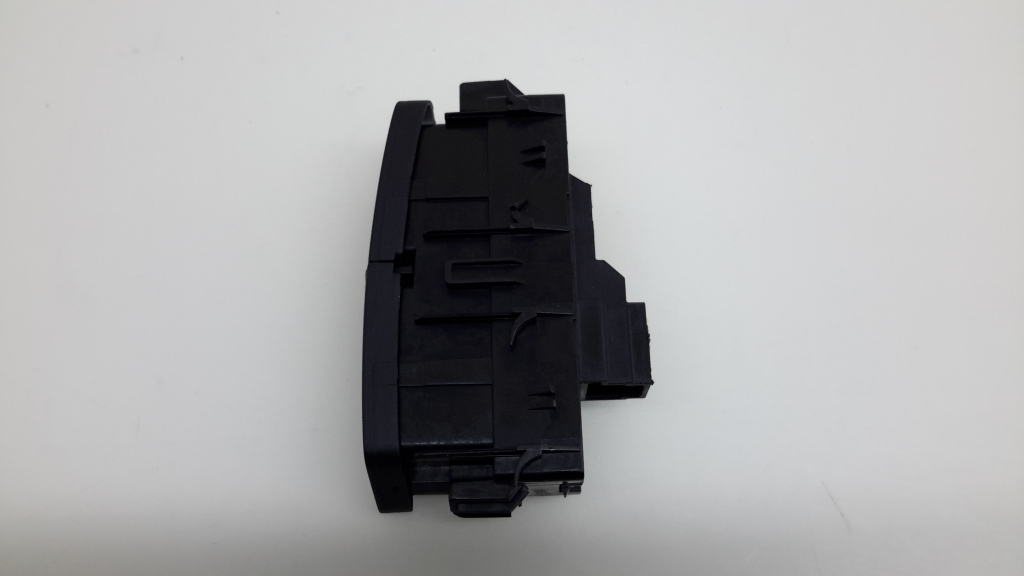 Used Mercedes Benz C-Class Door lock unlock switch A2049058502