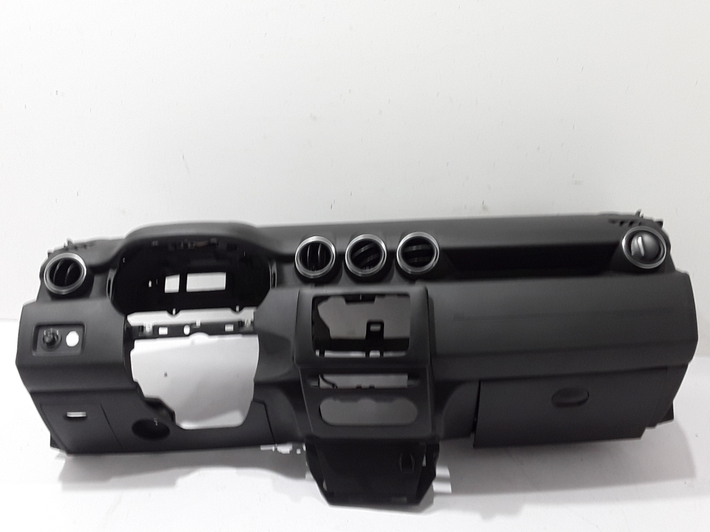 Used Dacia Duster Interior panel and its details 681000133R