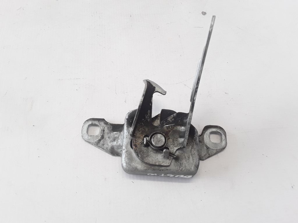 Used Dacia Duster Engine cover lock 656010017R