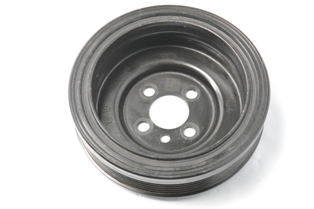 Used Volkswagen Golf Crankshaft Pulley 04L105243