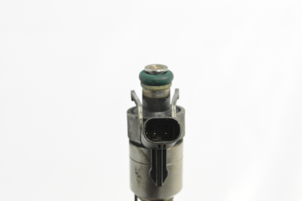 Used Volkswagen Golf Fuel injector 06L906036K