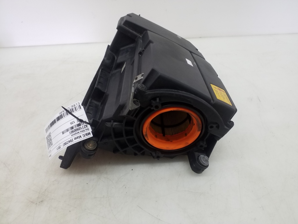 Used Mercedes Benz C-Class Air filter housing A2710900901