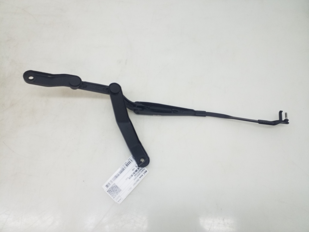 Used Mercedes Benz C-Class Windshield wiper blade A2048201544