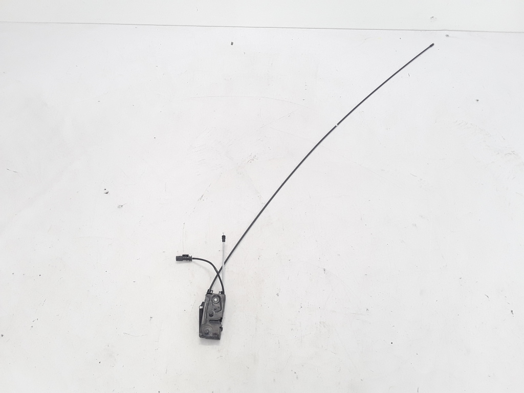 Used VOLVO XC90 Engine cover lock 31479754