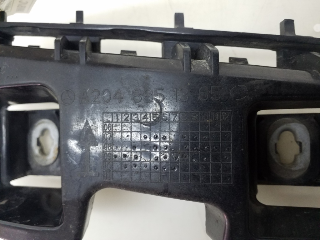 Used Mercedes Benz C-Class Rear bumper bracket A2048851365