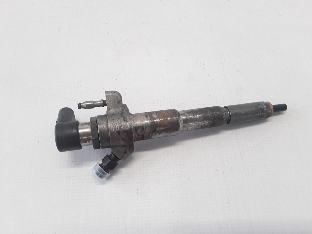 Used RENAULT Master Fuel injector 166000372R