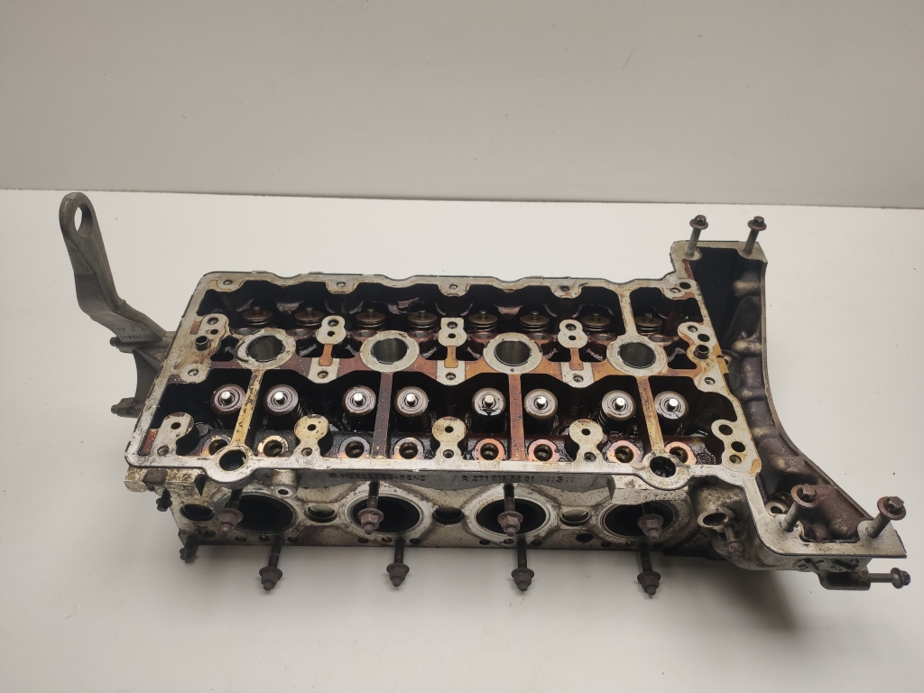 Used Mercedes Benz C-Class Engine head A2710100921