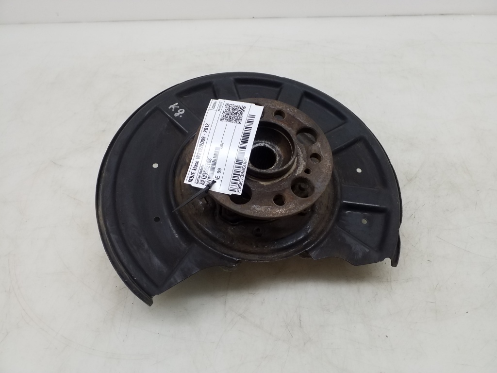 Used Mercedes Benz E-Class Rear hub A2123502108