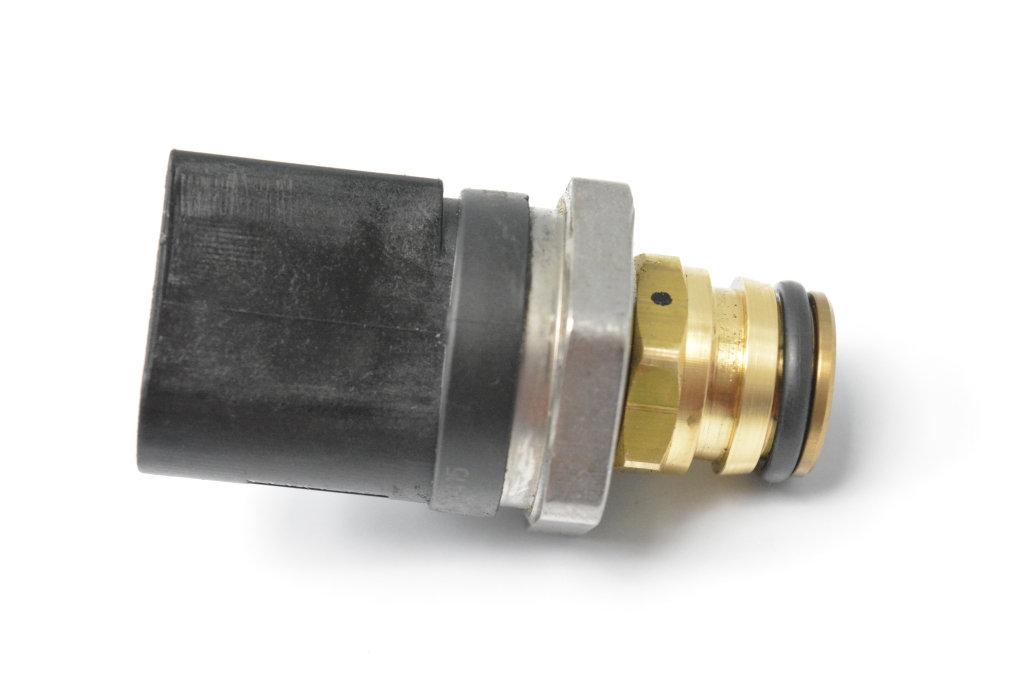 Naudotas AUDI A3 Daviklis aukšto slėgio kuro trasoje 06H906051J