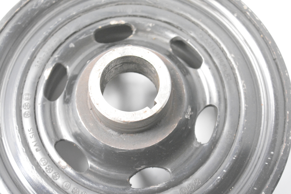 Naudotas Mercedes Benz Sprinter Skriemulys alkūninio veleno A6110300503