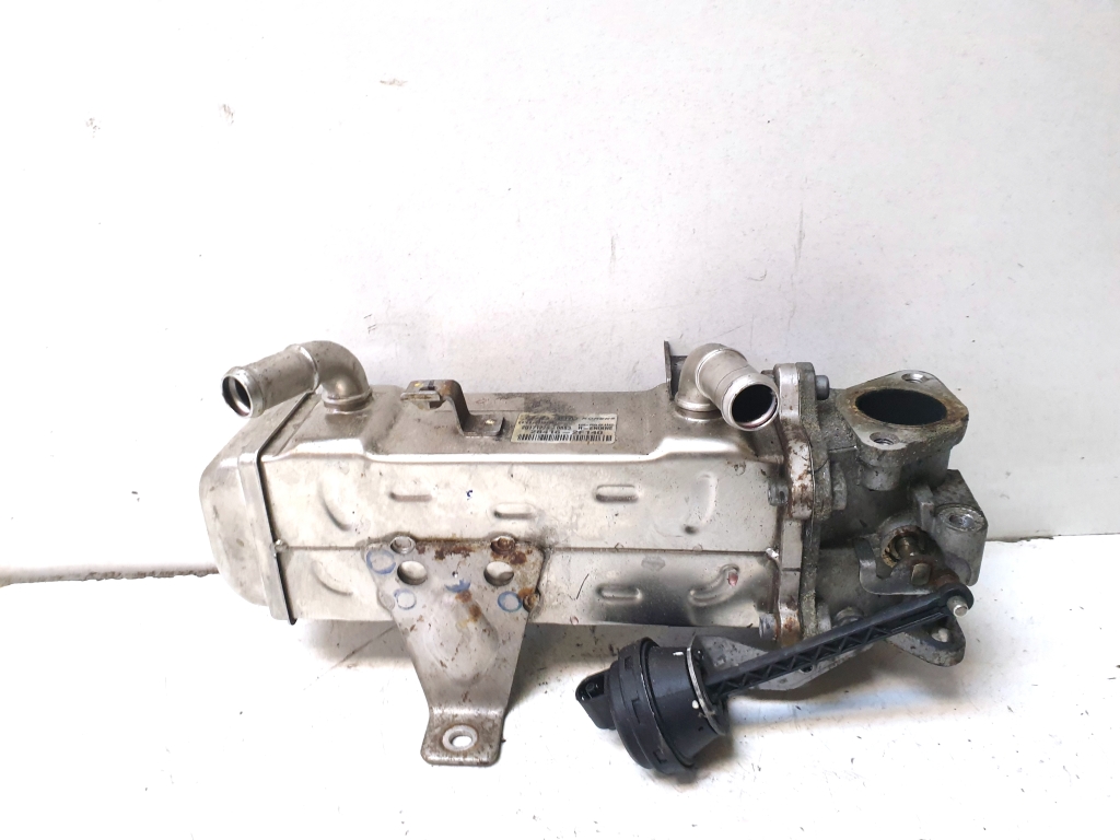 Used Kia Sorento EGR valve cooler 284162F140