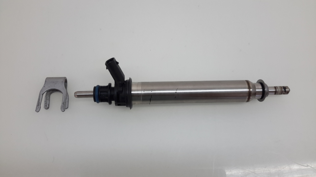 Used Mercedes Benz A-Class Fuel injector A2780700687