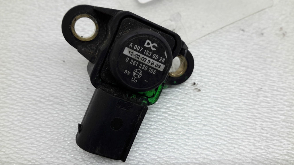 Used Mercedes Benz E-Class The sensor is different A0071530028