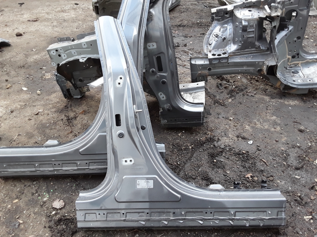 Naudotas RENAULT Megane E-Tech Statramstis vidurinis 765001374R