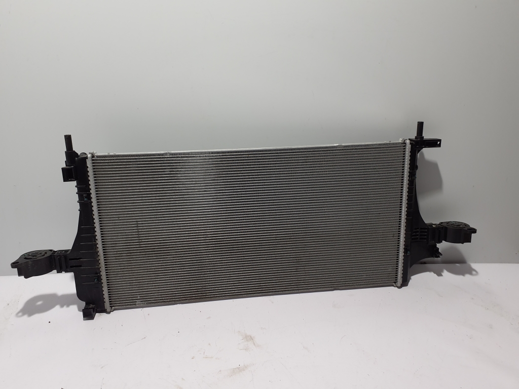 Used VOLVO XC40 Cooling radiator 32339601