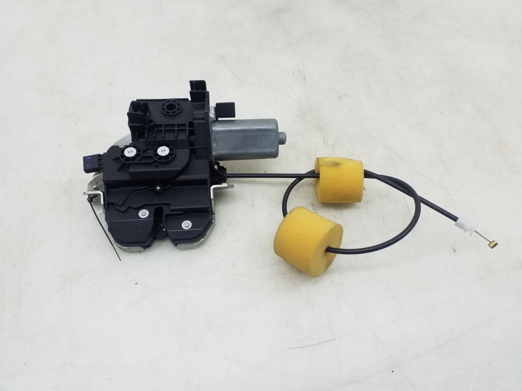 Used Mercedes Benz S-Class Trunk lid lock A2217500085