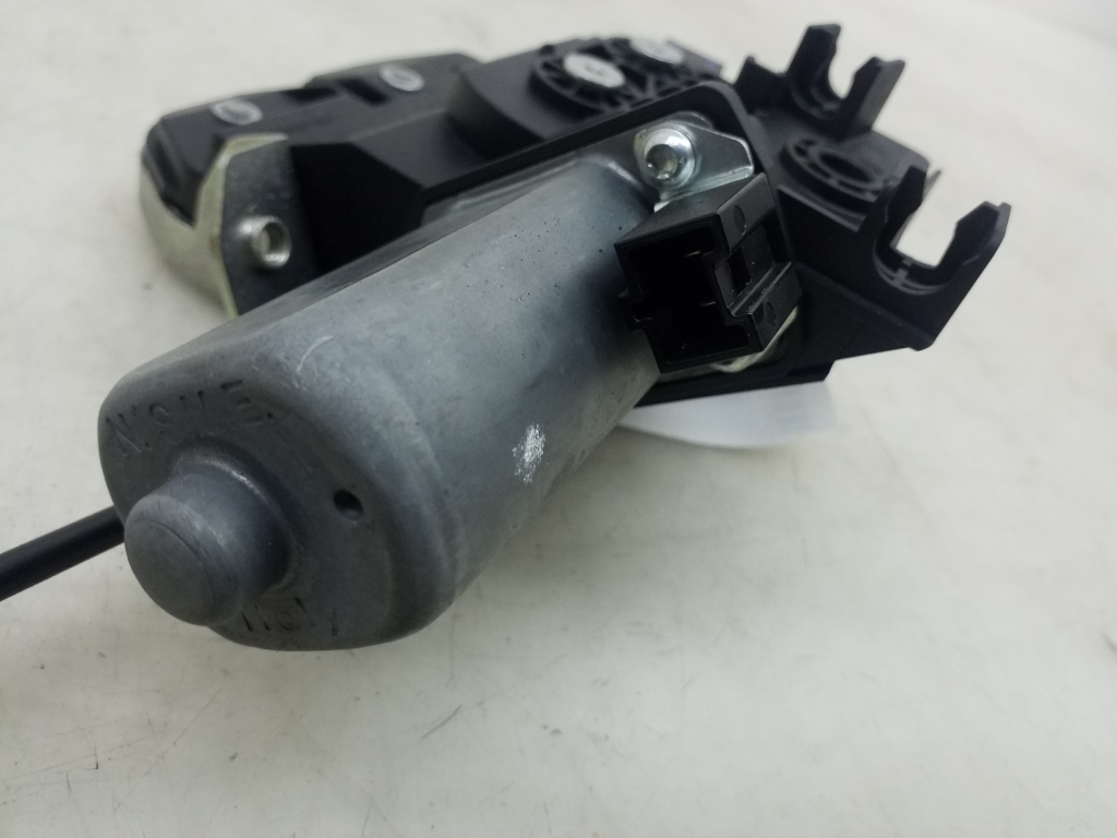 Used Mercedes Benz S-Class Trunk lid lock A2217500085