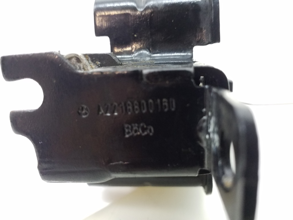 Used Mercedes Benz S-Class Engine cover lock A2218800160