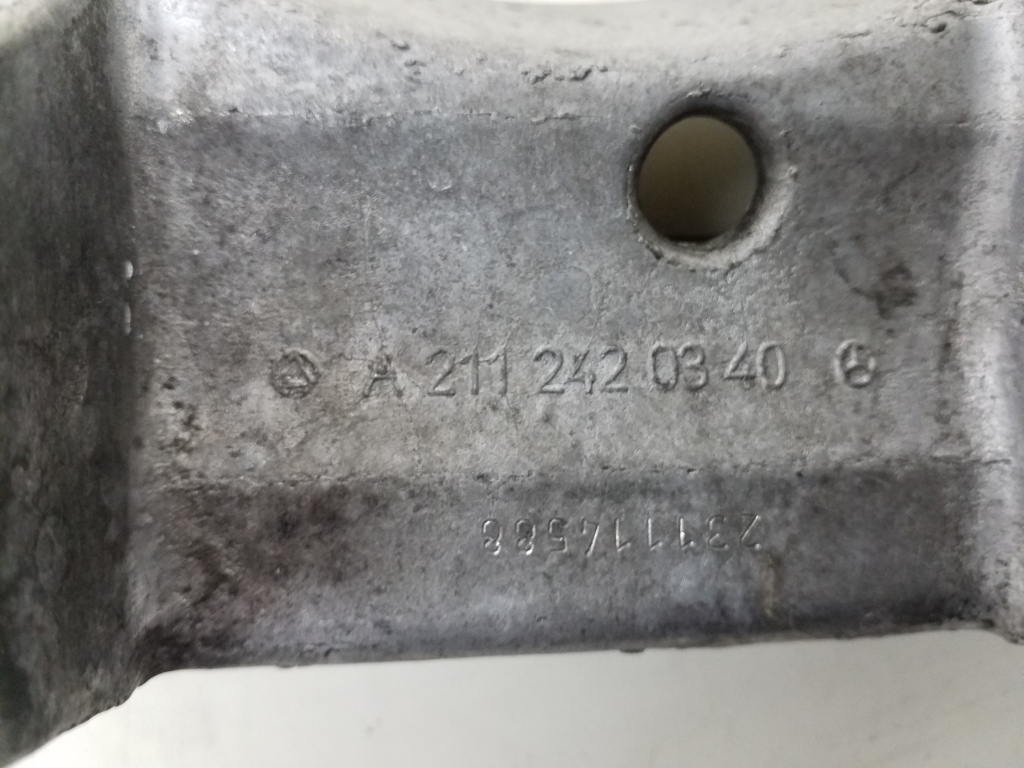 Used Mercedes Benz E-Class Gearbox holder A2112420340