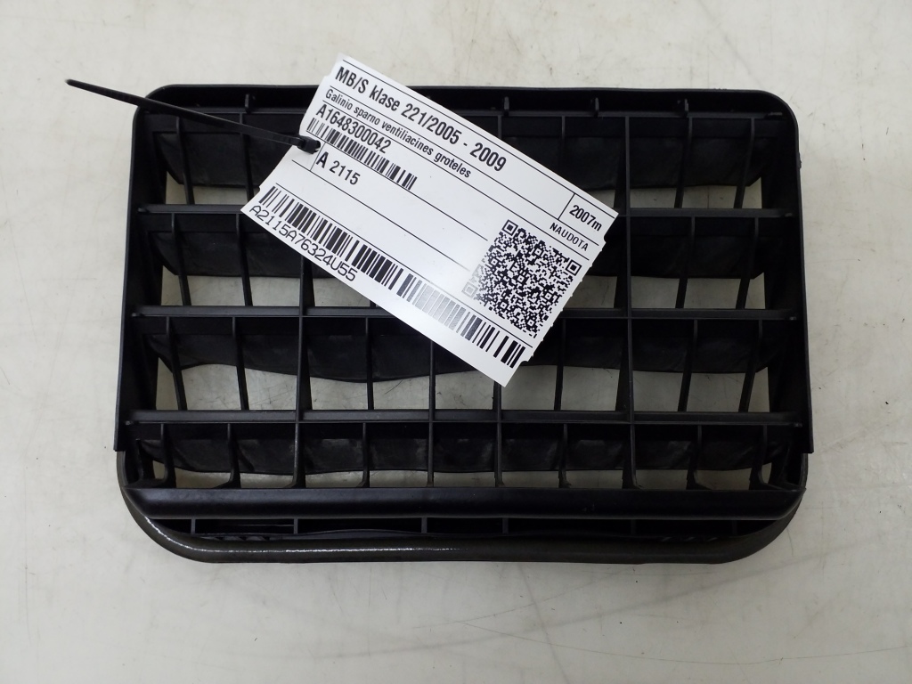 Used Mercedes Benz S-Class Rear wing ventilation grille A1648300042