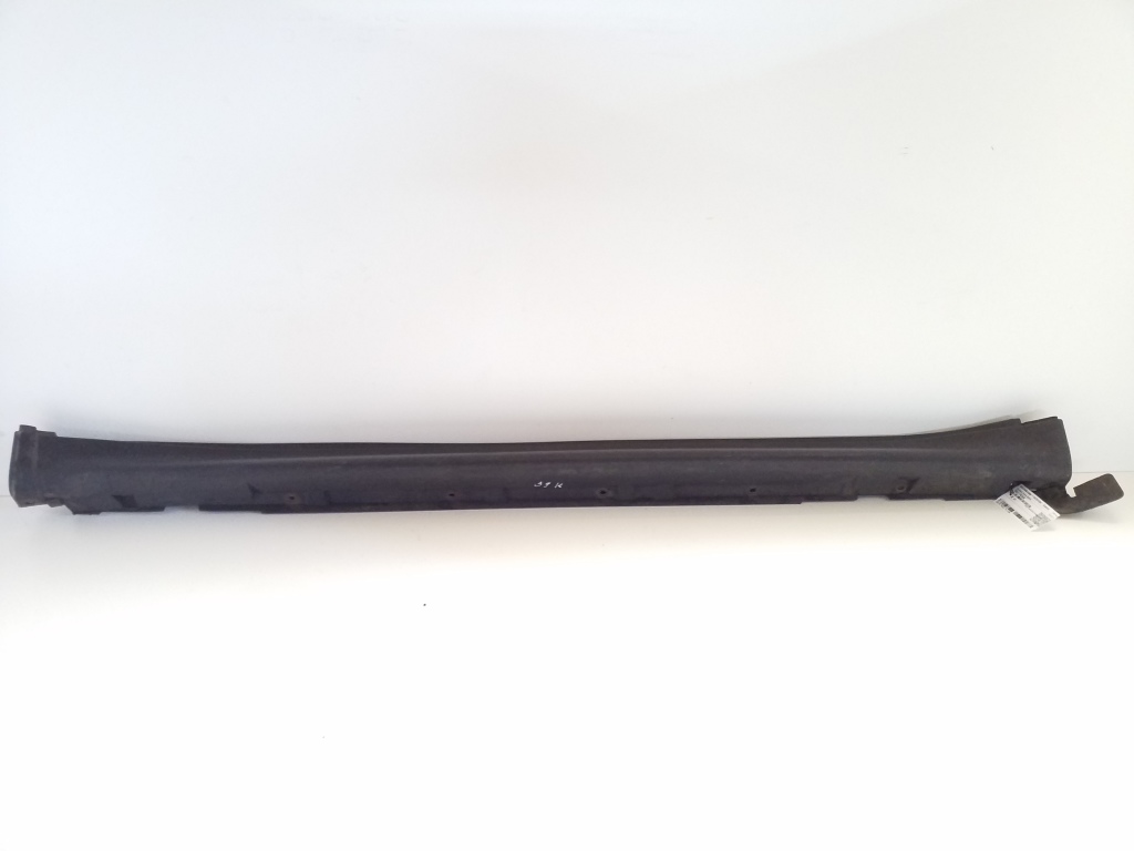 Used NISSAN Juke Exterior sill trim 768511KA6A