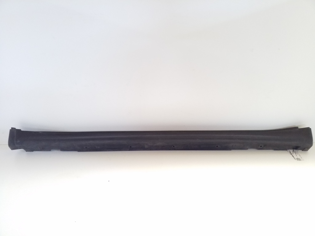 Used NISSAN Juke Exterior sill trim 768511KA6A