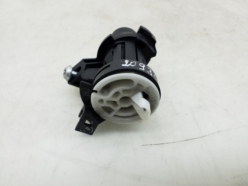 Used Mercedes Benz E-Class Tailgate lock A2047500061