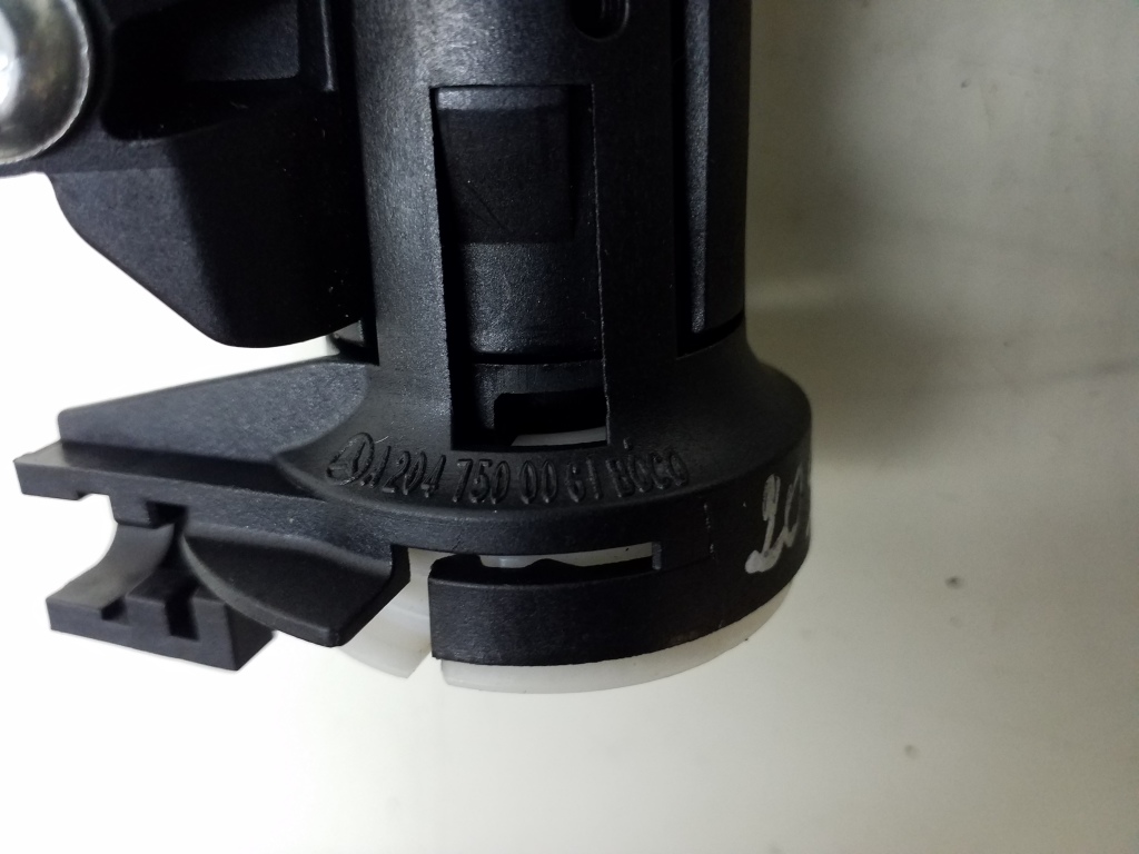 Used Mercedes Benz E-Class Tailgate lock A2047500061