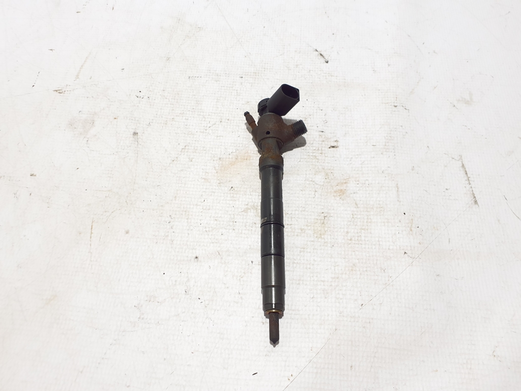 Used Volkswagen Transporter Fuel injector 04L130277BB