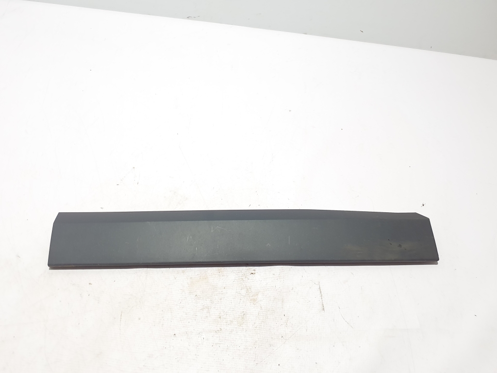 Used Dacia Duster Rear side door strip 828210041R