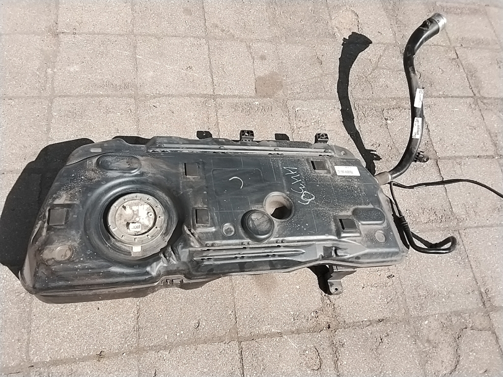 Used Mini Countryman Fuel tank and its parts 24131812