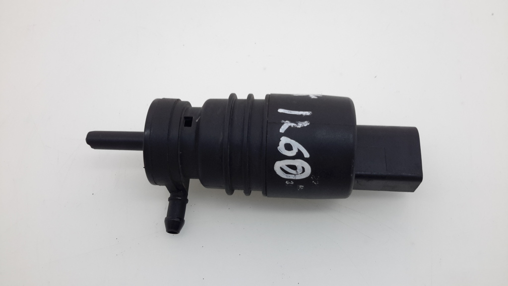 Used Mercedes Benz CLS-Class Front window washer motor A2218690121