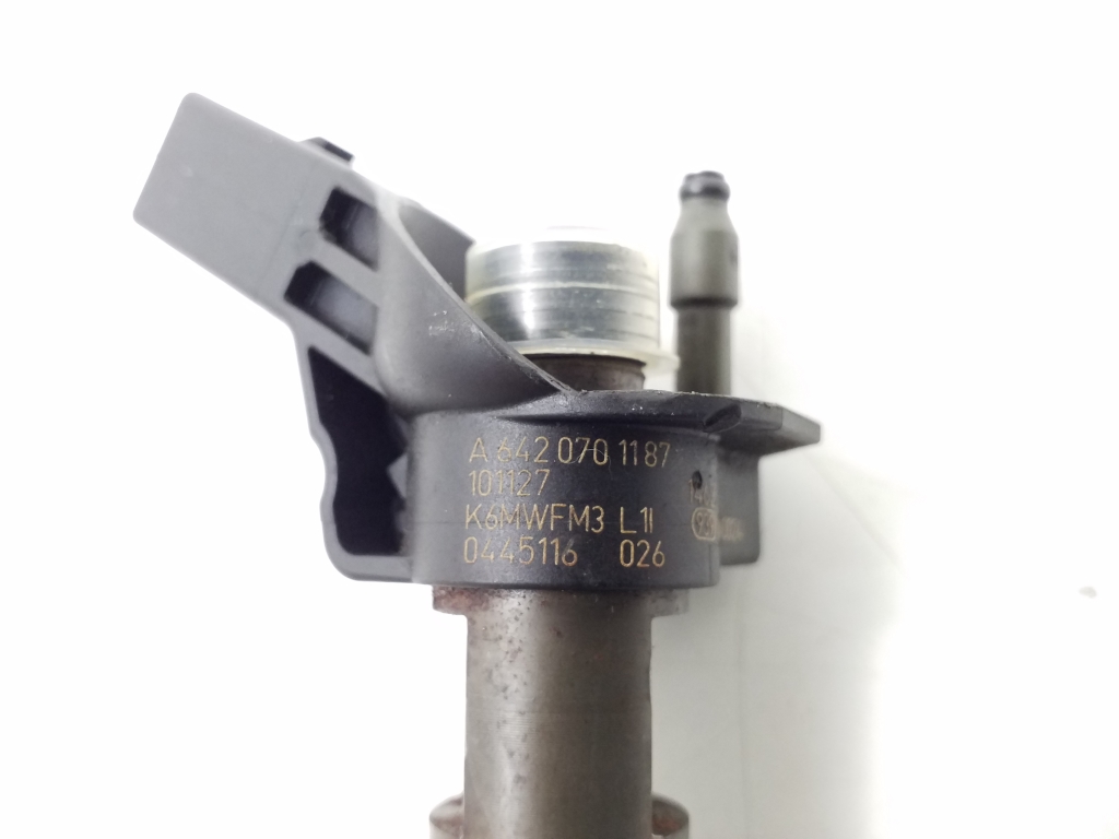 Used Mercedes Benz E-Class Fuel injector A6420701187