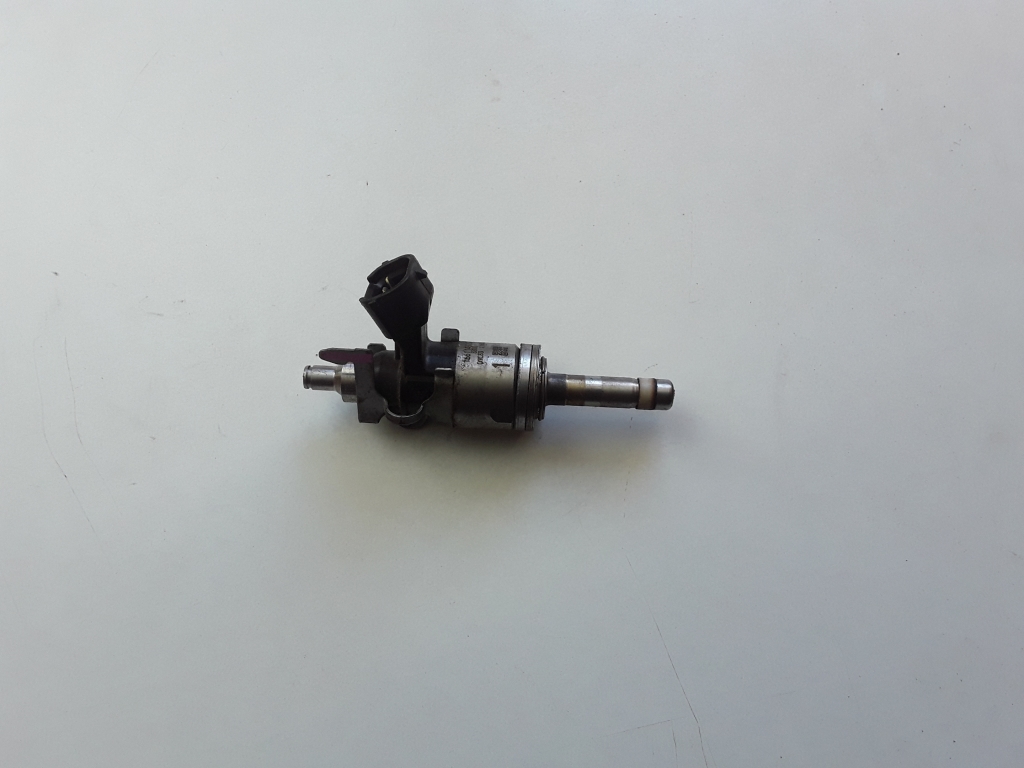 Used Subaru Forester Fuel injector 16611AB030