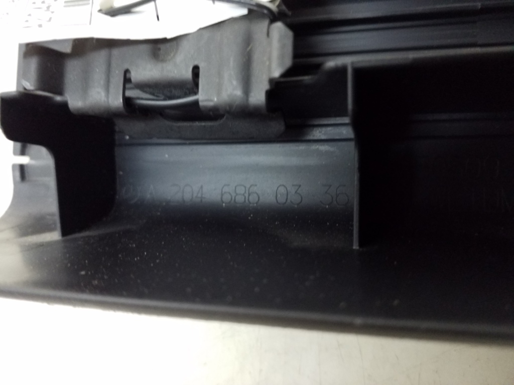 Naudotas Mercedes Benz GLK-Class Vidinė slenksčio apdaila A2046860336