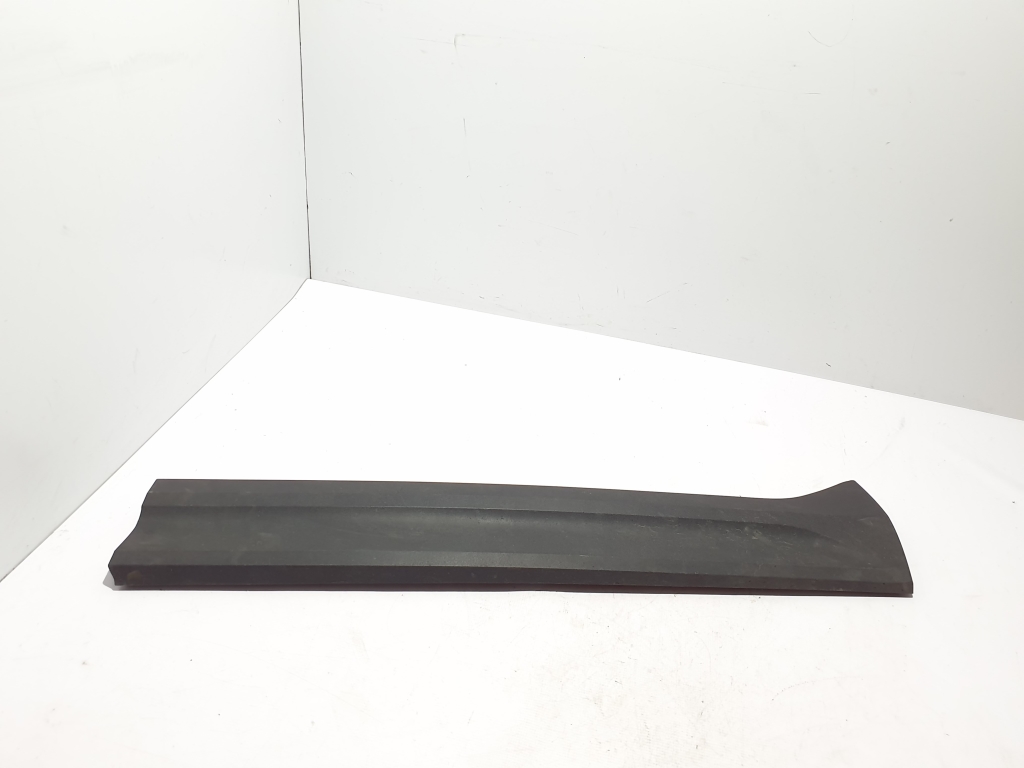 Used VOLVO XC40 Front door strip 31448317