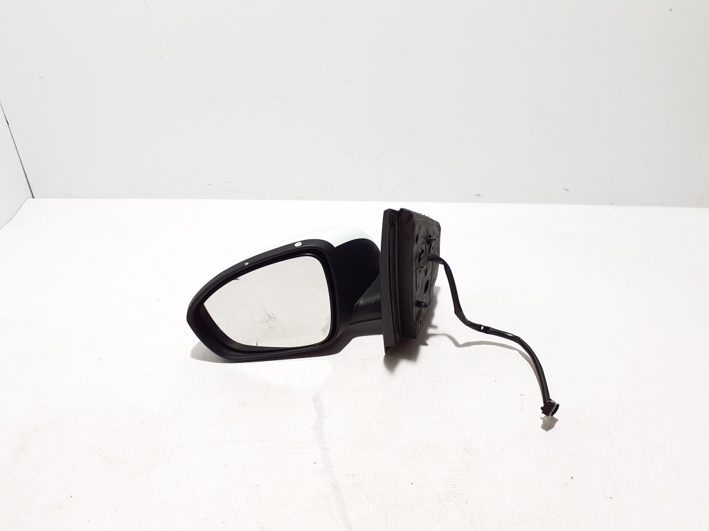 Used Dacia Sandero Side mirror and its details 963023905R