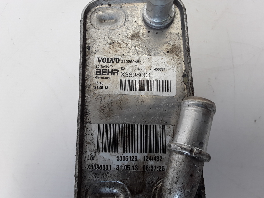 Used VOLVO V60 Oil cooler 31325045