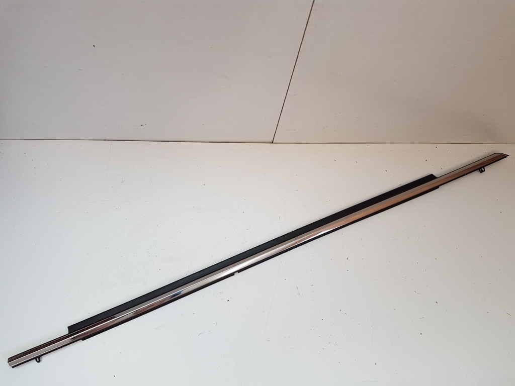 Naudotas Mazda CX-5 Priekinių durų juosta prie stiklo išorinė KB7W50640C