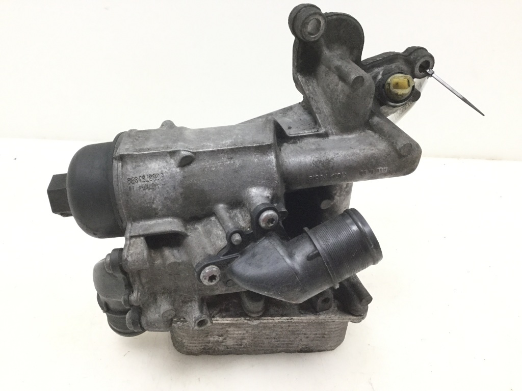 Used Opel Vivaro Oil filter housing 8200761898