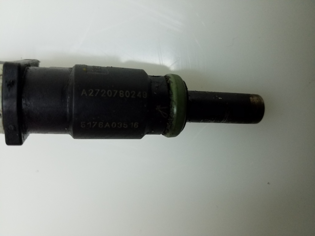 Used Mercedes Benz GLK-Class Fuel injector A2720780249