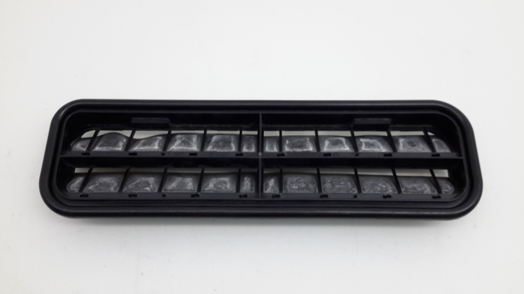 Used Mercedes Benz CLS-Class Rear wing ventilation grille A2118300042