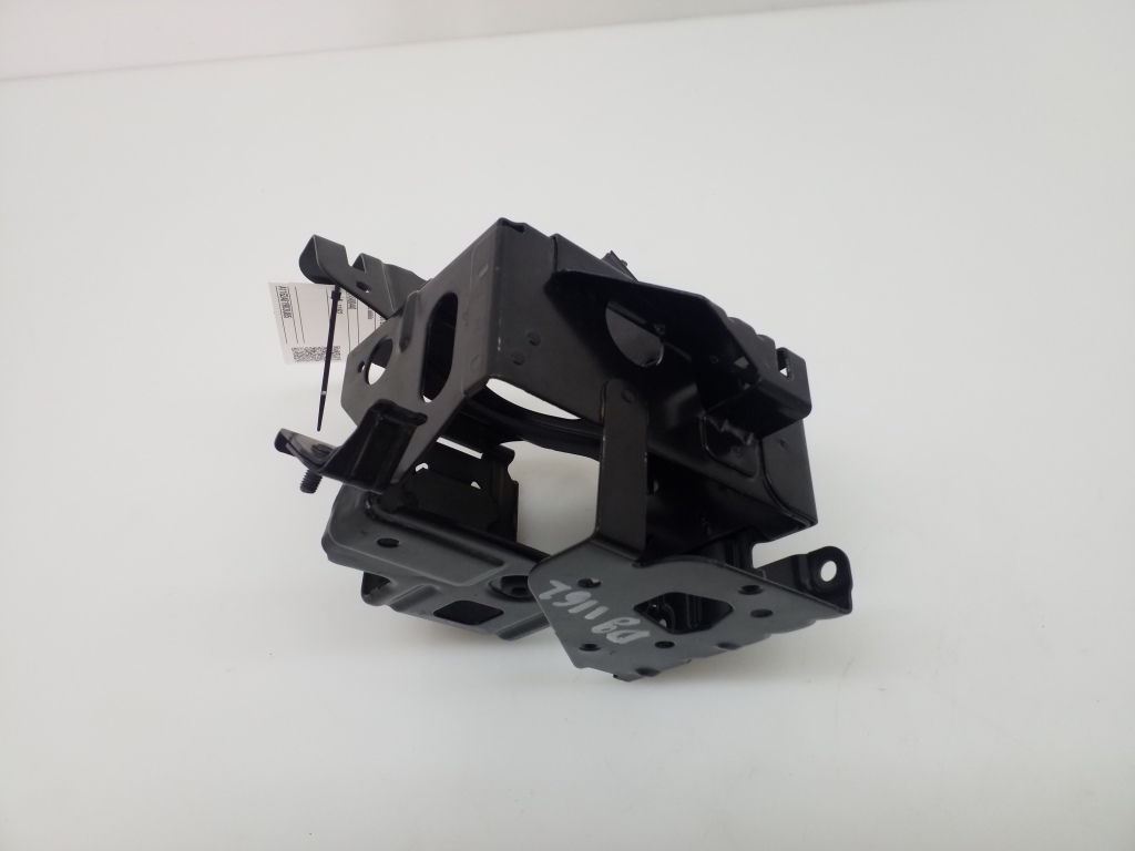 Used Mercedes Benz E-Class Battery holder A2045400440