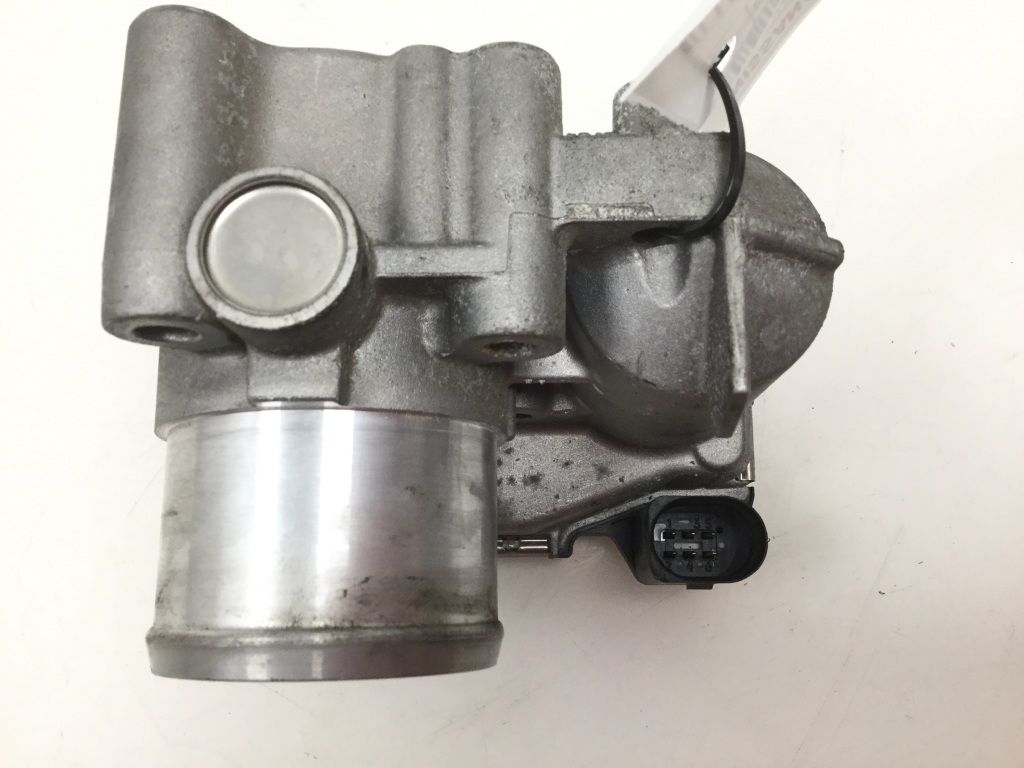 Naudotas NISSAN Qashqai Akseleratoriaus sklendė 8200330810