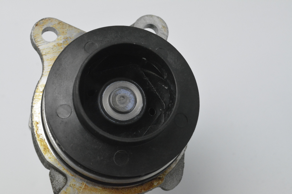 Used NISSAN X-Trail Water pump 210108796R