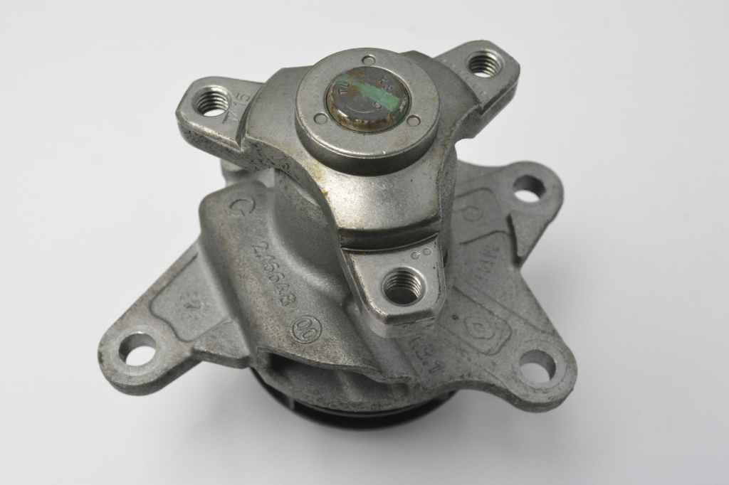Used NISSAN X-Trail Water pump 210108796R