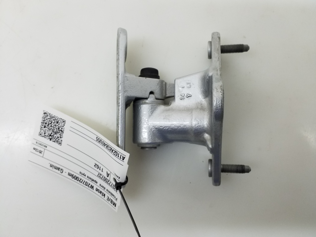 Used Mercedes Benz E-Class Front door lower hinge A2077200737