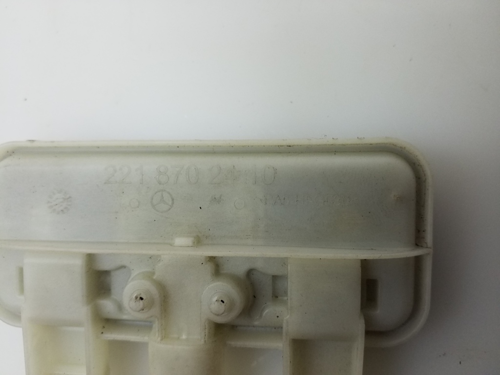 Used Mercedes Benz E-Class Outer boot handle A2218702410