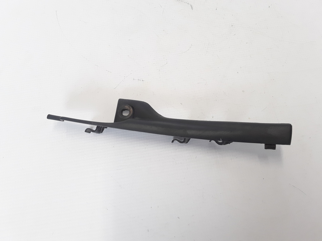 Used Dacia Sandero Windshield wiper mechanism trim to the glass 668226391R