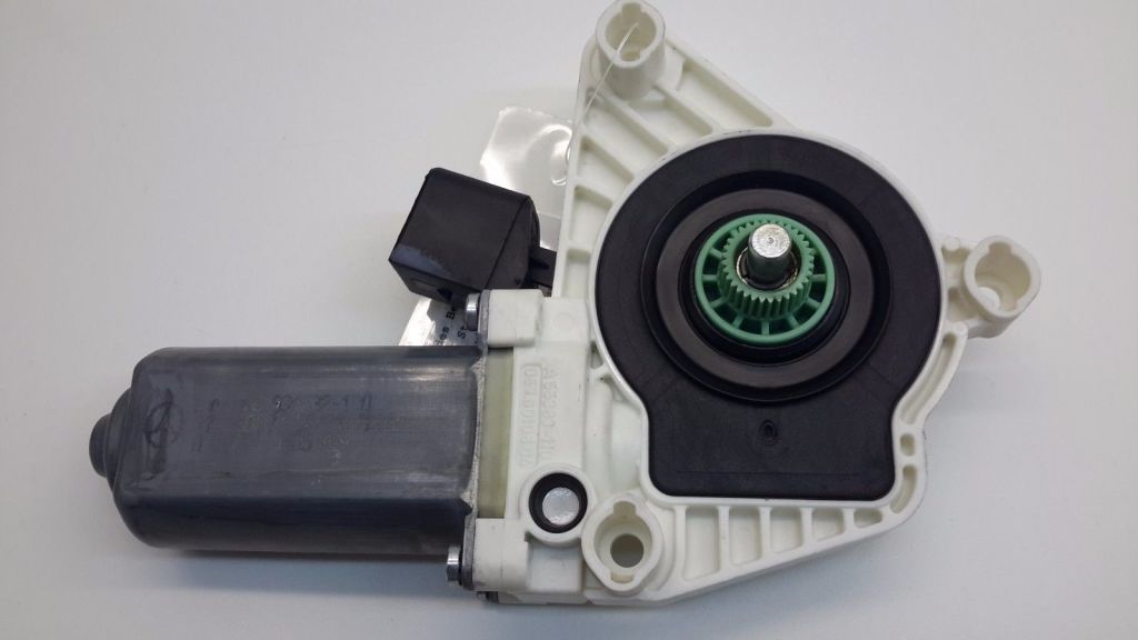 Used Mercedes Benz CLS-Class Rear side door window motor A2078200542